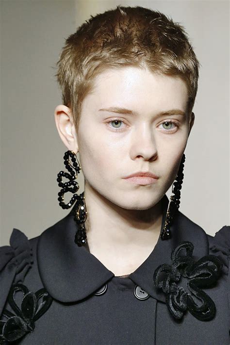 ყველაზე მოდური მოკლე ვარცხნილობები იპოვეთ თქვენი საყვარელი სტილი