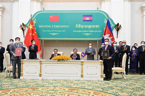 កម្ពុជា ចិន សម្ពោធជានិមិត្តរូបដាក់ឱ្យប្រើប្រាស់ជាផ្លូវការនូវផ្លូវល្បឿនលឿនភ្នំពេញ ខេត្តព្រះសីហនុ