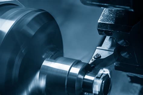 Cnc 선반 또는 선반 기계는 금속 샤프트 모양 부분을 절단 Cnc 장치에 대한 스톡 사진 및 기타 이미지 Cnc 장치 강철 고정시킴 Istock