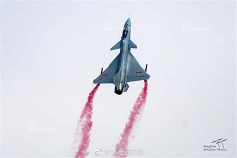 矢量航发版歼10b秀超机动 十吨重战机悬空停滞数秒含视频手机新浪网