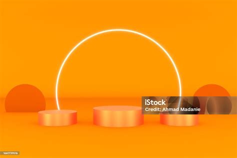 제품 배경 단계 또는 연단을 위한 3d 플랫폼 주황색 및 반지 원형 네온 백색 색깔을 가진 빈 전시 플랫폼 3d 일러스트레이션 렌더링 0명에 대한 스톡 사진 및 기타 이미지