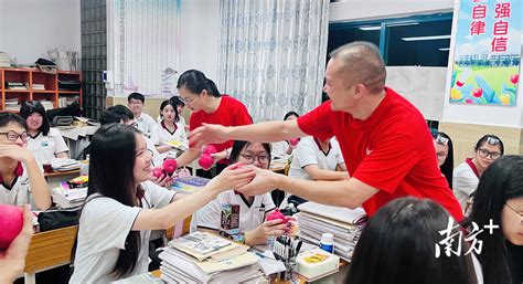 “苹”安送考，一举高“粽”，广东博文学校暖心送考祝福莘莘学子高三
