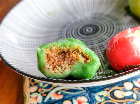 Food Feuds Ji Xiang Ang Ku Kueh Vs Poh Cheu Hungrygowhere