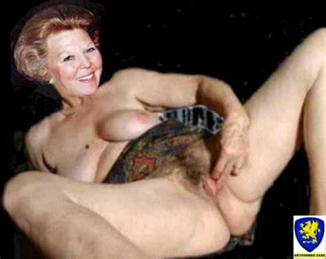 Beatrix Fingering Herself Johnlovescumpiss