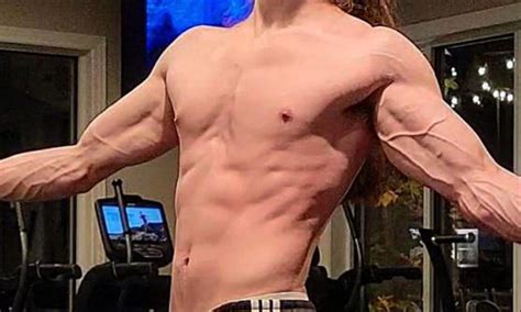 Just Me R Bicepsporn