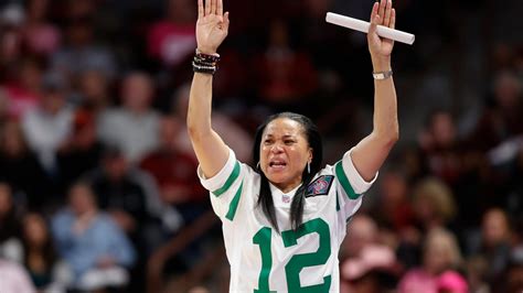 Dawn Staley Rocks Randall Cunningham Throwback For Super Bowl