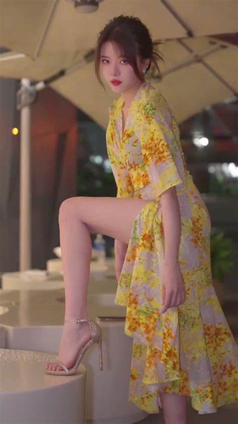 喜欢美女的浪子 On Twitter 骆歆的身材日渐饱满啊，不论是大腿还是奶子都越来越有吸引力。