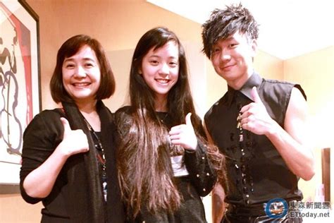 「零死角美女」歐陽娜娜最愛jj 傅娟帶頭後台見偶像 Ettoday星光雲 Ettoday新聞雲