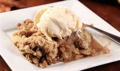 Горячий яблочный пирог за 5 минут