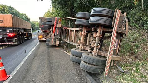 Carreta Tomba E Carga é Saqueada Na Br 277 Em Nova Laranjeiras