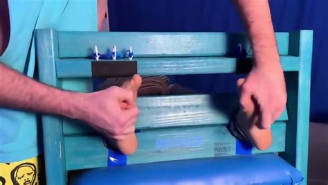 Prueba De Cosquilleo En Los Pies Eporner