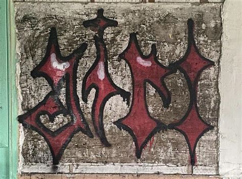 Any Way I Can Get My Letters To Overlap Having Trouble Figuring Out