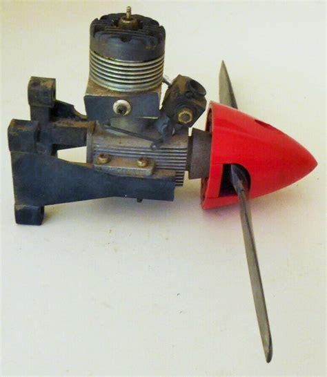Vintage Mccoy No 40 Model Airplane Engine Motor Rc Toys And Fuel Tank