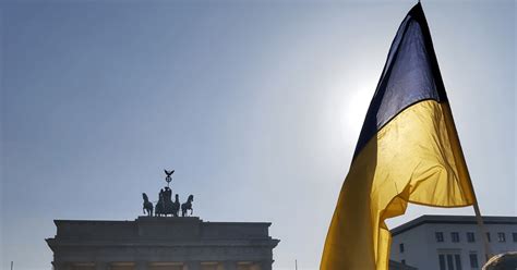 Українські біженці після трьох років за кордоном Четверта хвиля