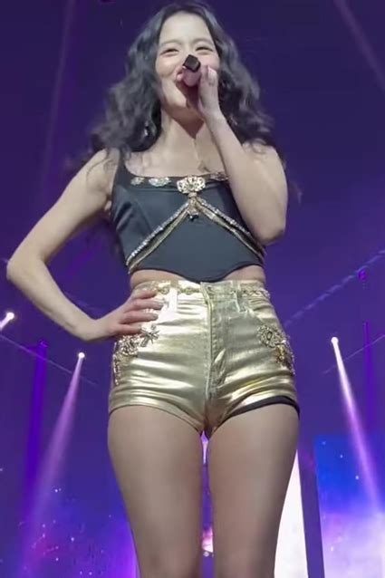 황금 핫팬츠 블랙핑크 지수 움짤