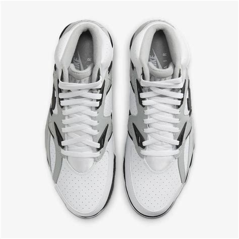 Bo Jacksons Legendary Nike Cross Trainer Is Out Now In Raiders Colors