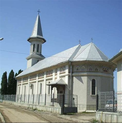 Biserica Ortodoxă „adormirea Maicii Domnului” Din Cimitir Făgăraș Fagaras