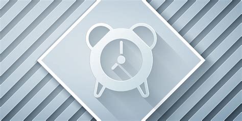 회색 배경에서 격리된 용지 절단 알람 시계 아이콘입니다 일어나 개념을 얻을 시간 기호입니다 종이 아트 스타일 벡터 2 위 상 종류에 대한 스톡 벡터 아트 및 기타 이미지