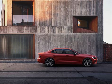 Volvo S60 Range Extended In The Uk With New Trim Levels Engine Options Autoevolution