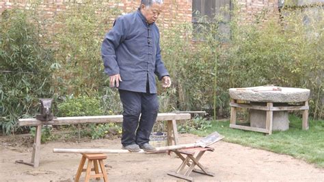 阿木爷爷用榫卯结构修复断开的铁铲把，物尽其用，传承百年【阿木爷爷 Grandpa Amu】 Youtube