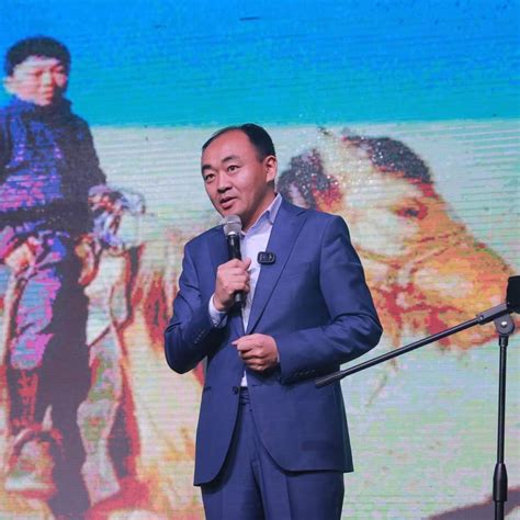 Газрын эзэн байж хашаандаа сайхан амьдрах сонирхолтой иргэдийг үгүйсгэж газрыг нь үнэгүйдүүлж