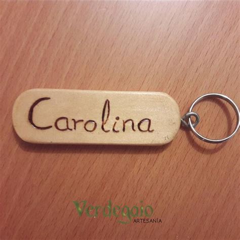 Llavero De Madera Personalizado Carolina