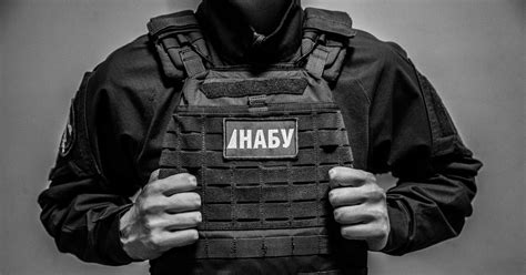 Заволодіння понад 16 млн грн на закупівлях в держустанові МВС троє підозрюваних НАБУ