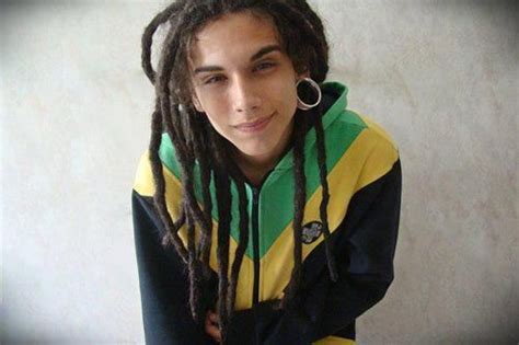 Pin By Free Spirit Wolff On Dreads You Love Them Or You Hate Them Dreadlocks Spirit Fashion