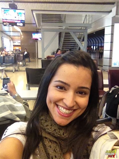 Morena Linda Caiu Na Net Mostrando A Buceta Molhadinha