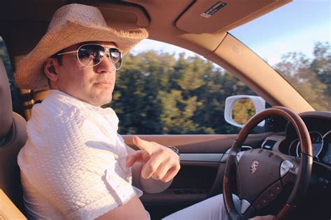 無料画像 おとこ 男の子 探している 旅行 車両 ドライブ スポーツカー ロードトリップ スーパーカー 眼鏡 見て 勇敢な 車の運転 運転車 男の運転 自動車