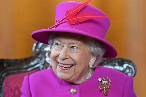 La Reina Isabel Ii Anunció Un Drástico E Histórico Cambio En Su