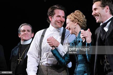 The Elephant Man Broadway Cast Photo Call Photos And Premium High Res