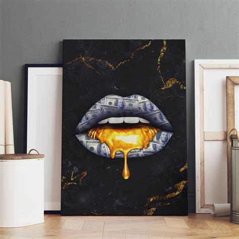 Интерьерная картина на натуральном холсте Золотые губы 40 х 60 см