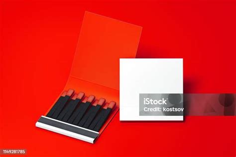 빨간색 배경에 일치 하는 흰색 빈 매치박스 3d 렌더링 복사 공간 성냥첩에 대한 스톡 사진 및 기타 이미지 성냥첩 열다