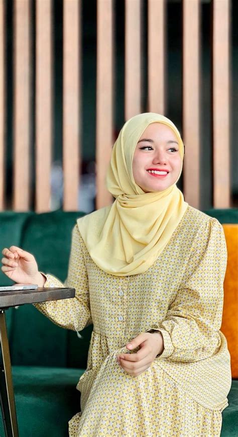 Pin By KongAzizi On PRETTY MUSLIMAH Girl Hijab Beautiful Girls Muslimah