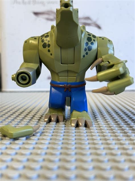 Lego Killer Croc Big Figure Dc Comics Retired From Set 70907 Ebay