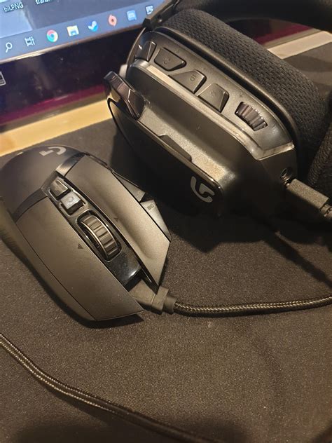 Micro Usb Cable That Came With The Logitech Headset Can T Charge The Logitech Mouse And Vice