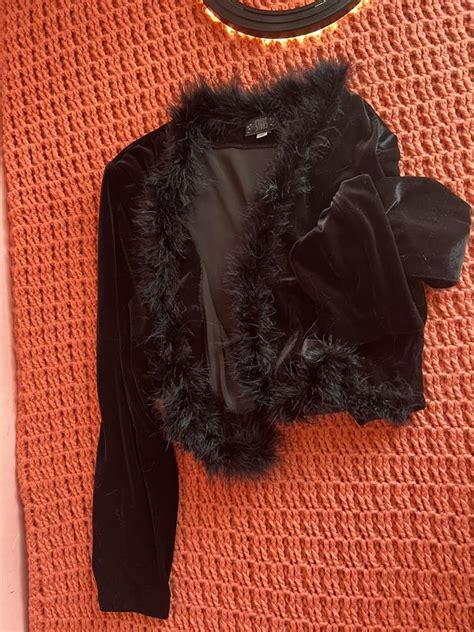 Болеро — ціна 42 грн у каталозі Болеро Купити жіночі речі за доступною ціною на Шафі Україна