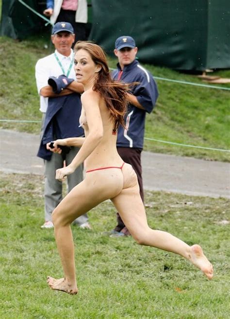 There Was A Naked Female Streaker At The Presidents Cup Pics Total