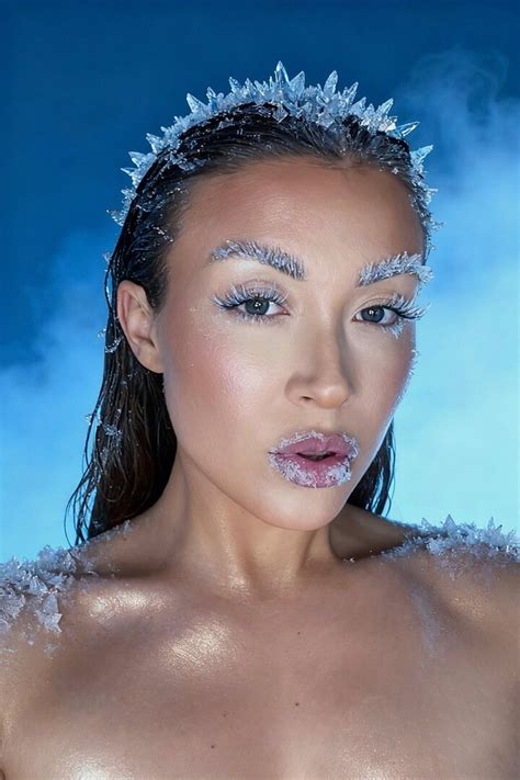 Eglė Jakštytė Eley Pristatė Premjerą „tavęs Pilnas Gruodis“ „Širdis Kartu Su šia Daina Pradeda