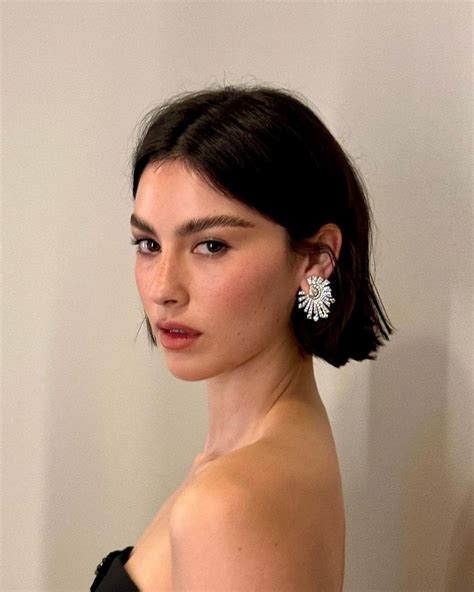 25 Layered Short Bob Hairstyles For Inspiration