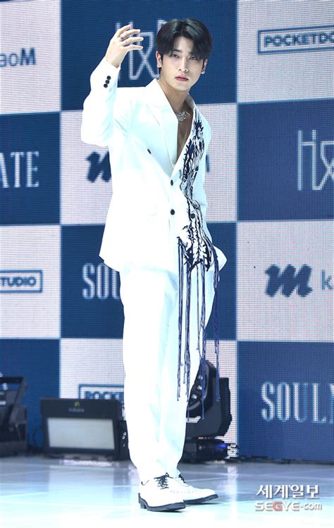 포토 H D 이한결 카리스마 눈빛 세계일보