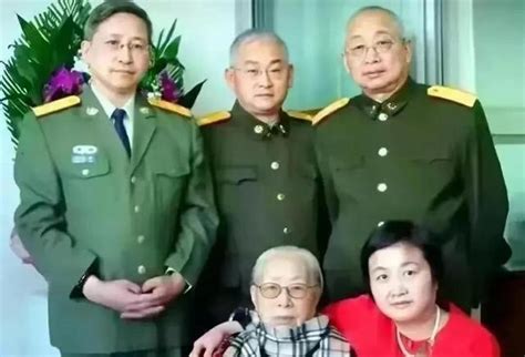 1961年，58歲的陳賡去世，留下4個年幼的孩子後來怎麼樣了呢？ 每日頭條