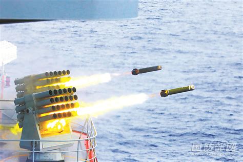 山東艦航母戰鬥群南海秀肌肉 出動潛艇、反潛機 實彈軍演高喊「維護主權」