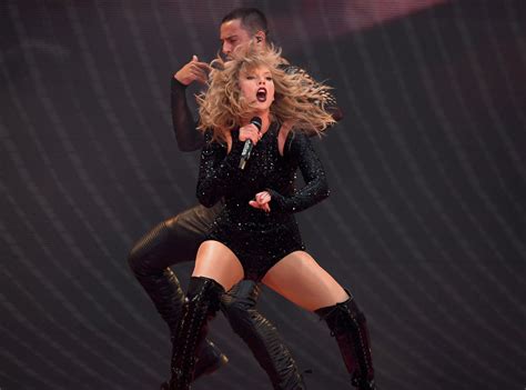 Taylor Swift Sexy Hot Celebs Home