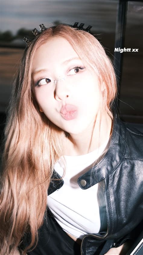 더쿠 최근 많은 여자들을 울리고있는 블랙핑크 로제 인스타 