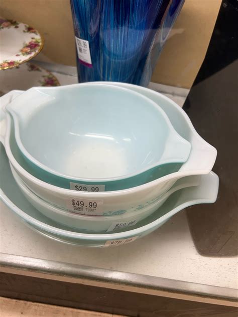 White Pyrex Logo Pyrex Chelsea Pattern 513 3pt Round Casserole Dish