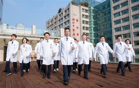 热烈欢迎浙江省中医院胃肠外科陈贵平主任团队入驻掌上医讯肿瘤版