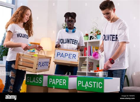 Babe And Girl Separating Paper Hi Res Stock Photography And Images Alamy