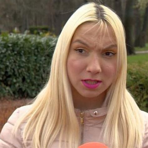 Излезе снимка на Емили Тротинетката в ареста където я тормозели жестоко За Жената